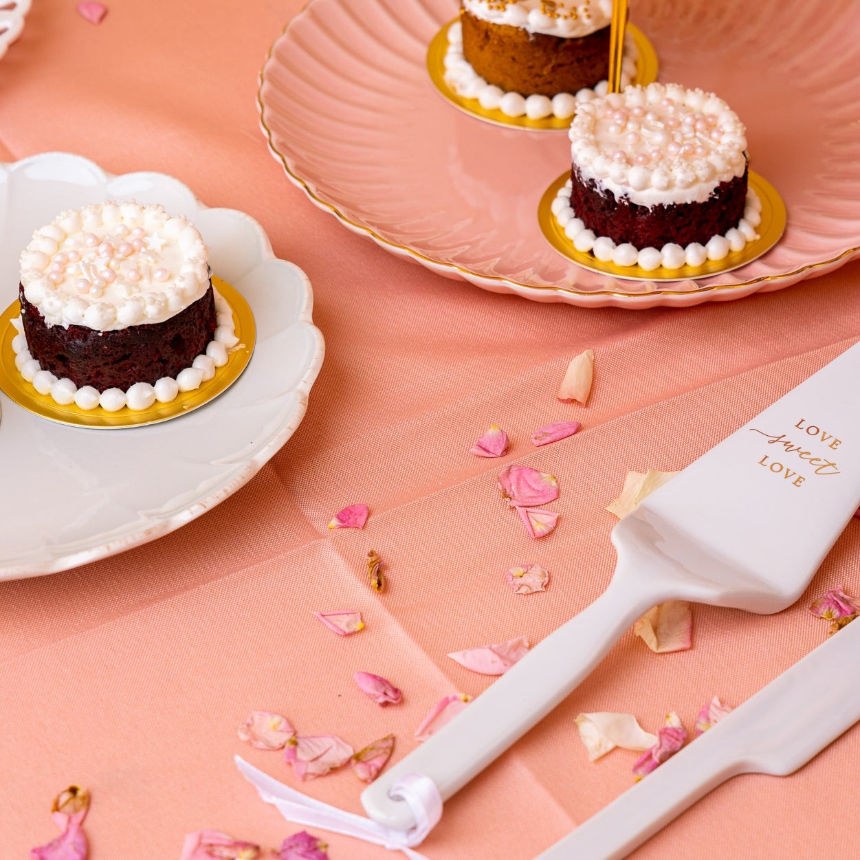 Pastry Cream Mini Cakes – Goddess Noir Cakes